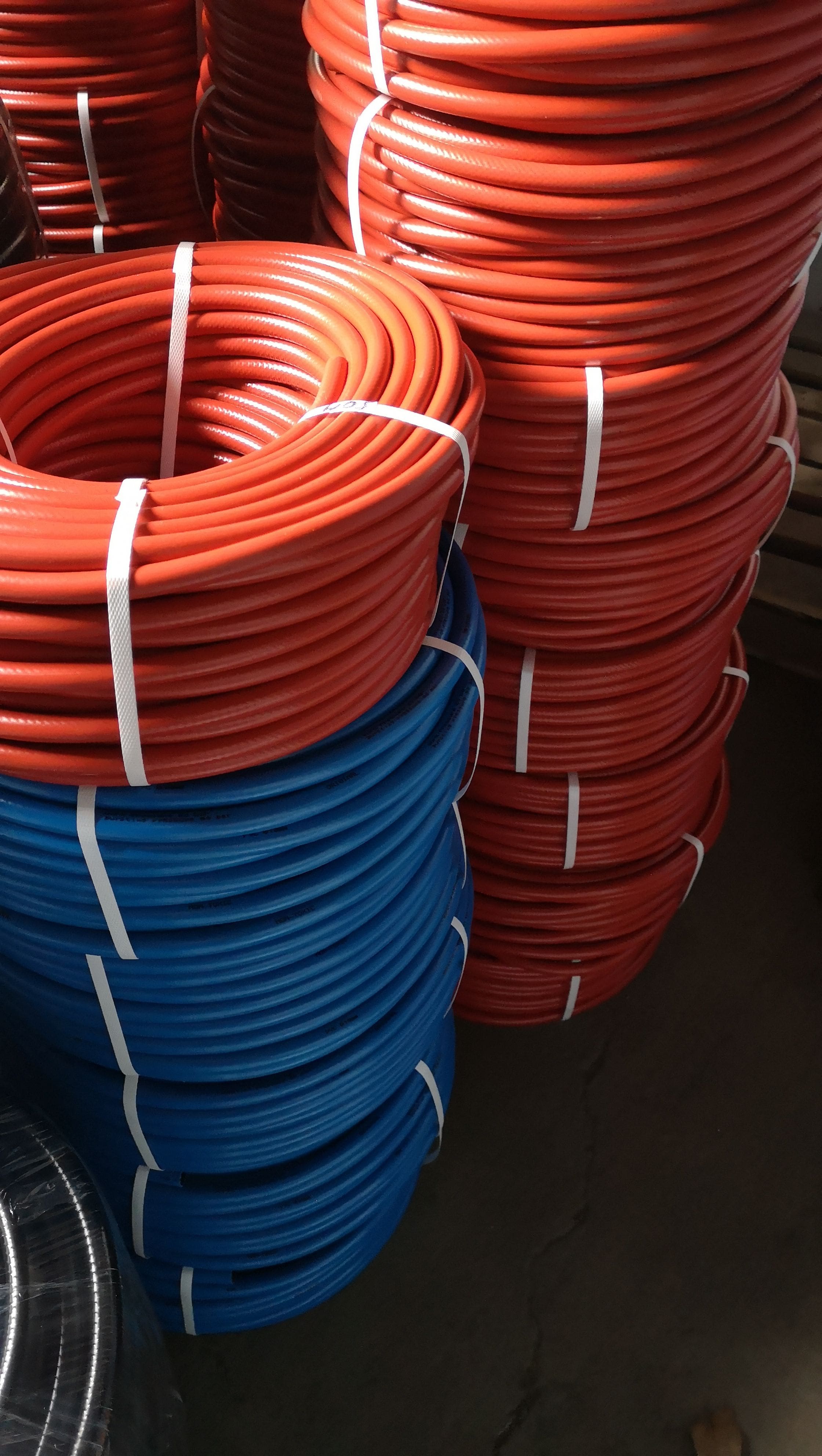 Gas hoses - Coronaimpex